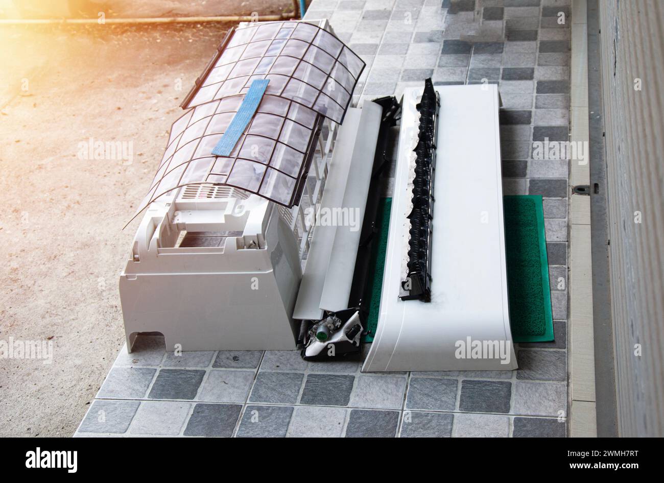 Air conditioner parts hi-res stock photography and images - Alamy