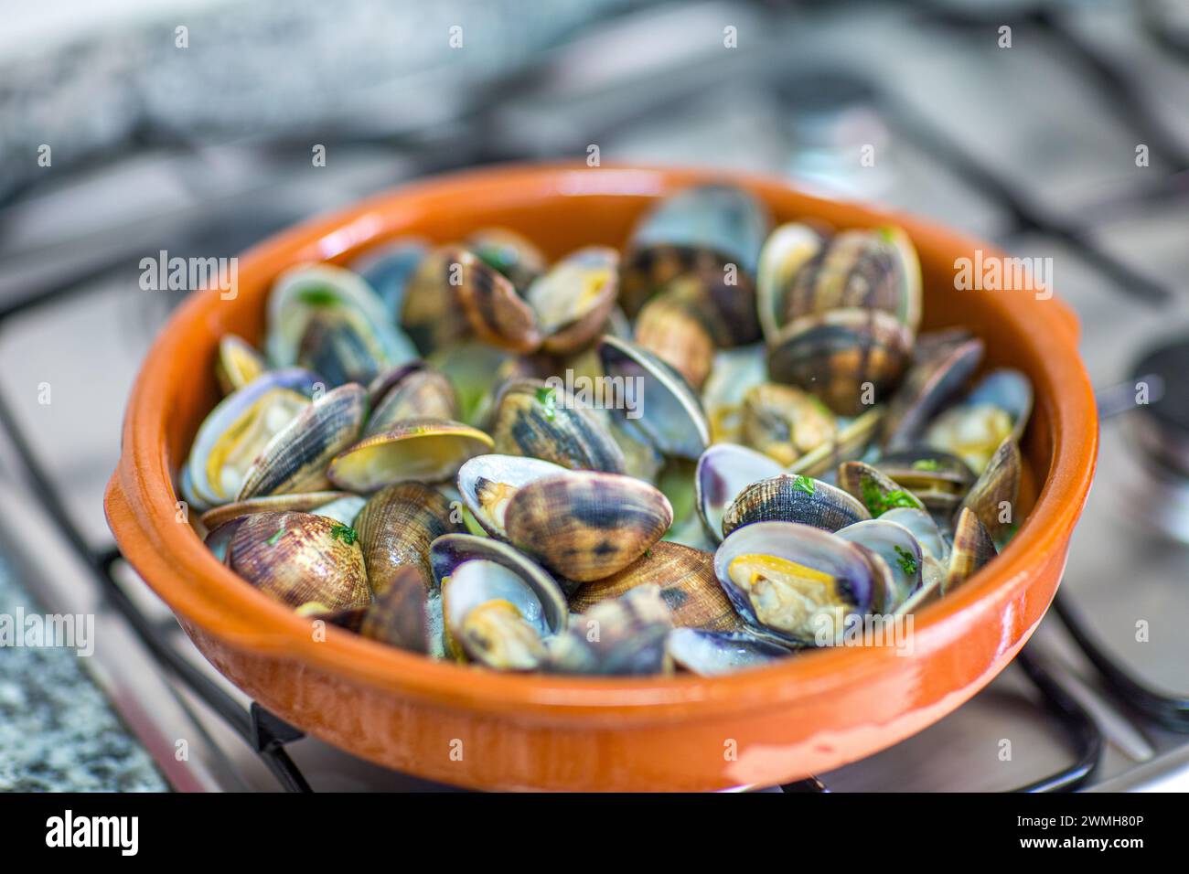 Portuguese clams hi-res stock photography and images - Alamy