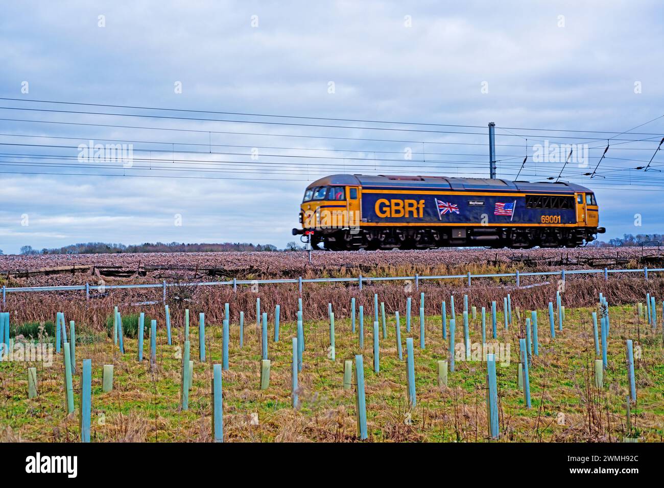 Class 69001 Mayflower on light engine working at Shipton by ...