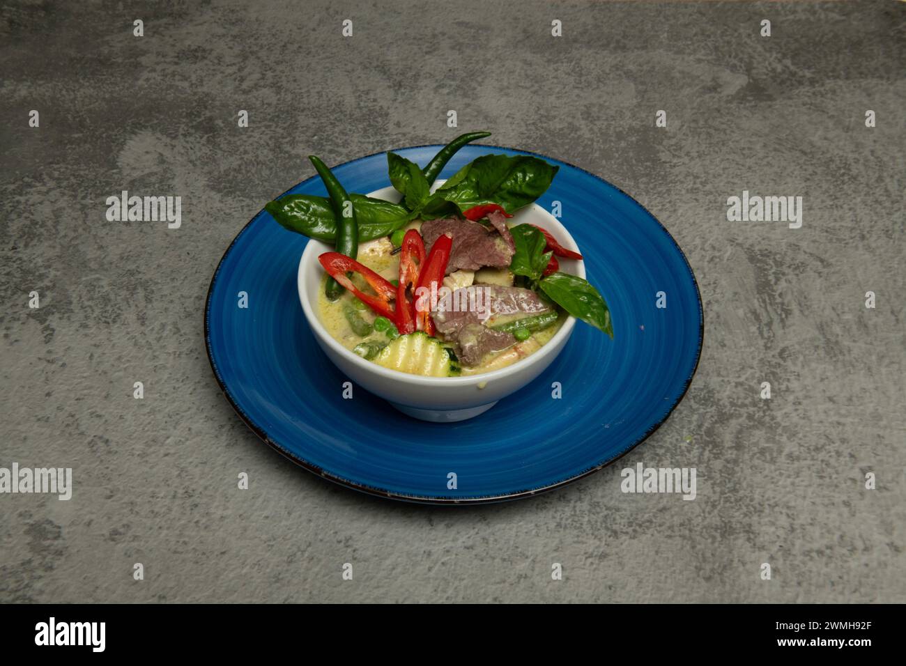 Green curry beef hi-res stock photography and images - Alamy