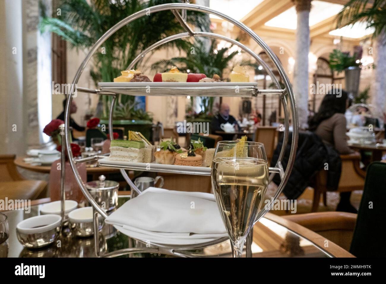 The Palm Court located in the heart of the Plaza Hotel features a high ...