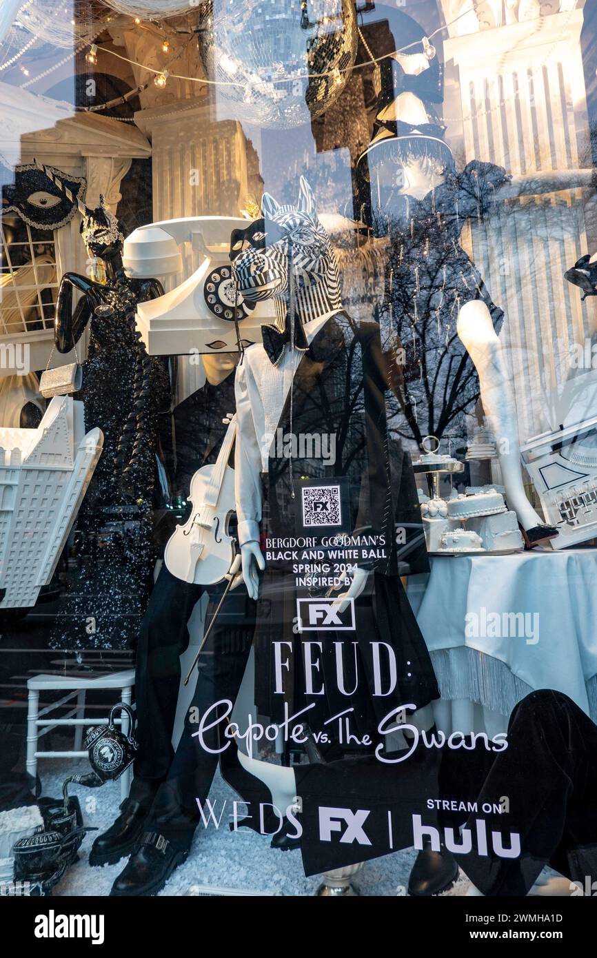 Bergdorf Goodman Window Display, 2024, New York City, USA Stock Photo ...