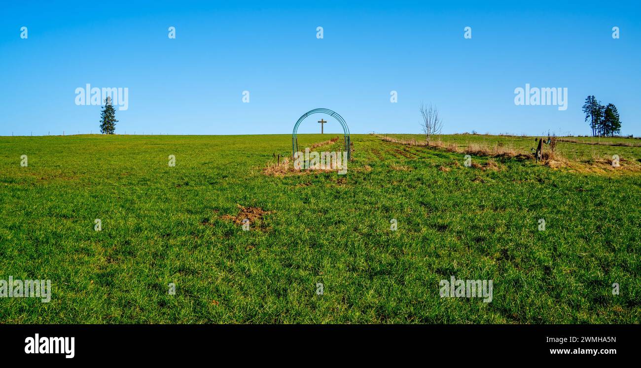 Rural cross hi-res stock photography and images - Alamy