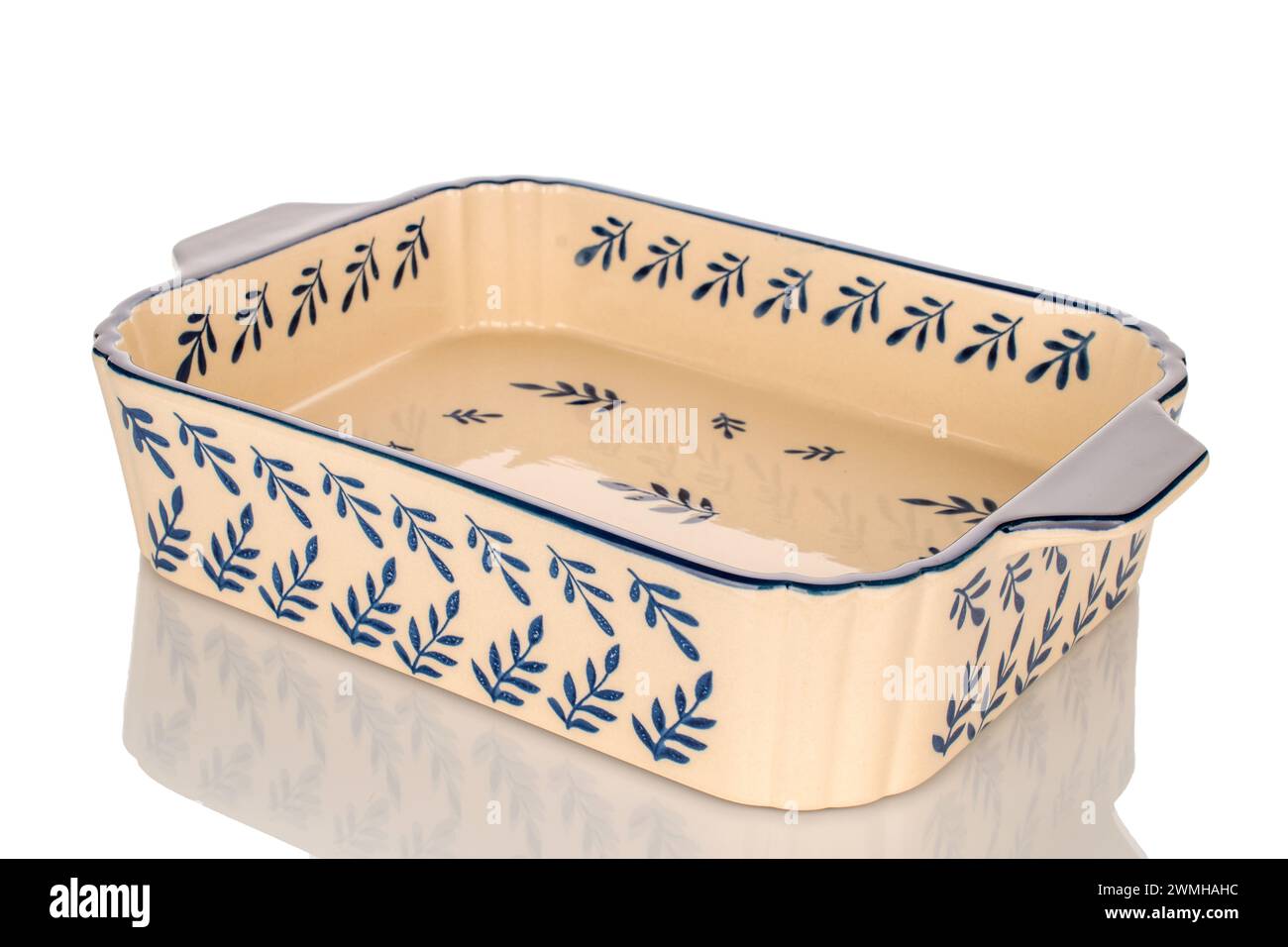 Ceramic oven to table dish hi-res stock photography and images - Alamy