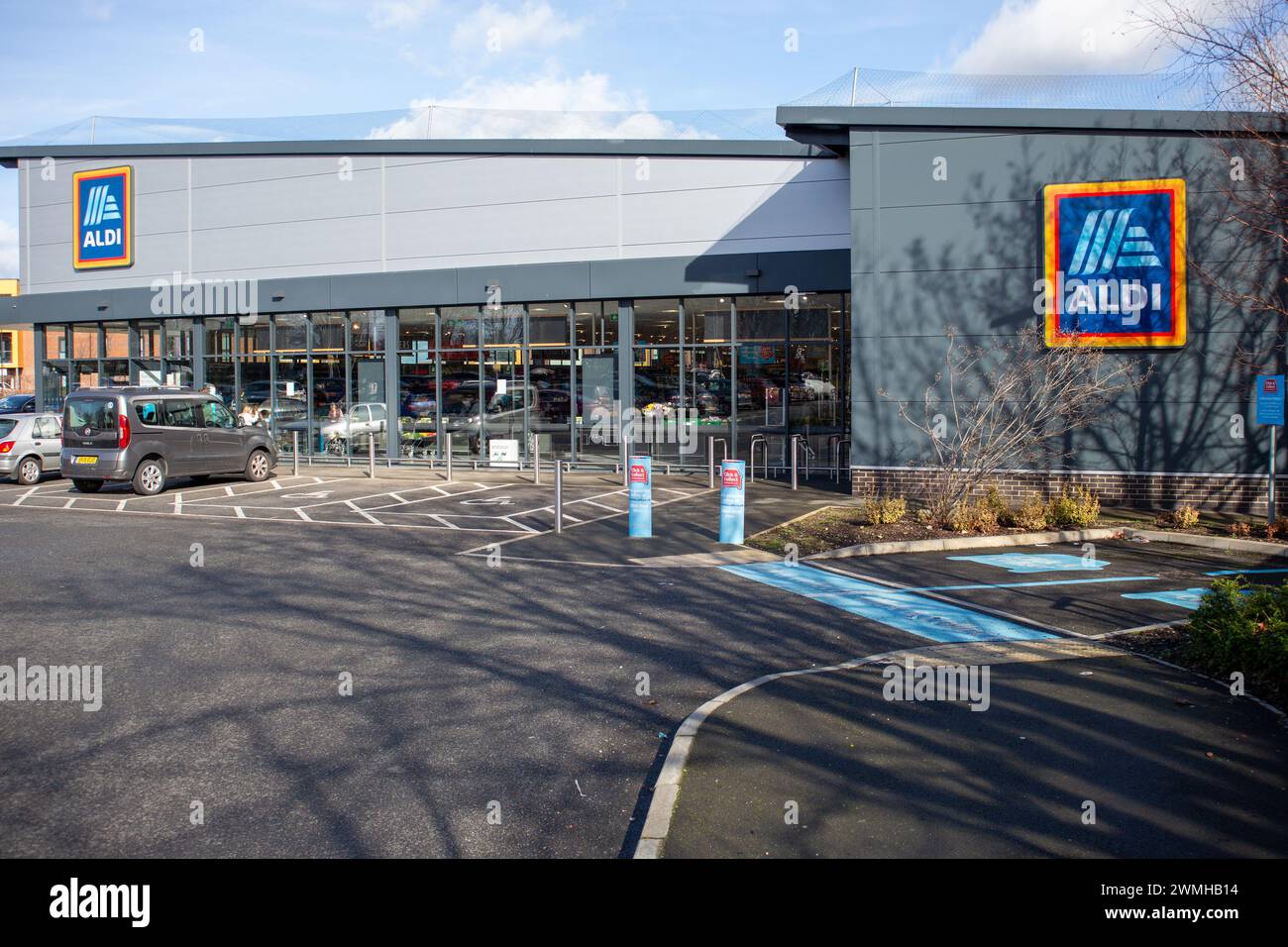 Aldi supermarket in Prittlewell, Southend on Sea, Essex Stock Photo - Alamy