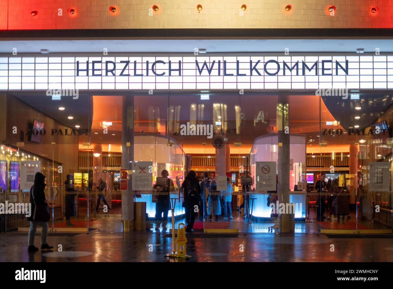 20000005 hi-res stock photography and images - Alamy