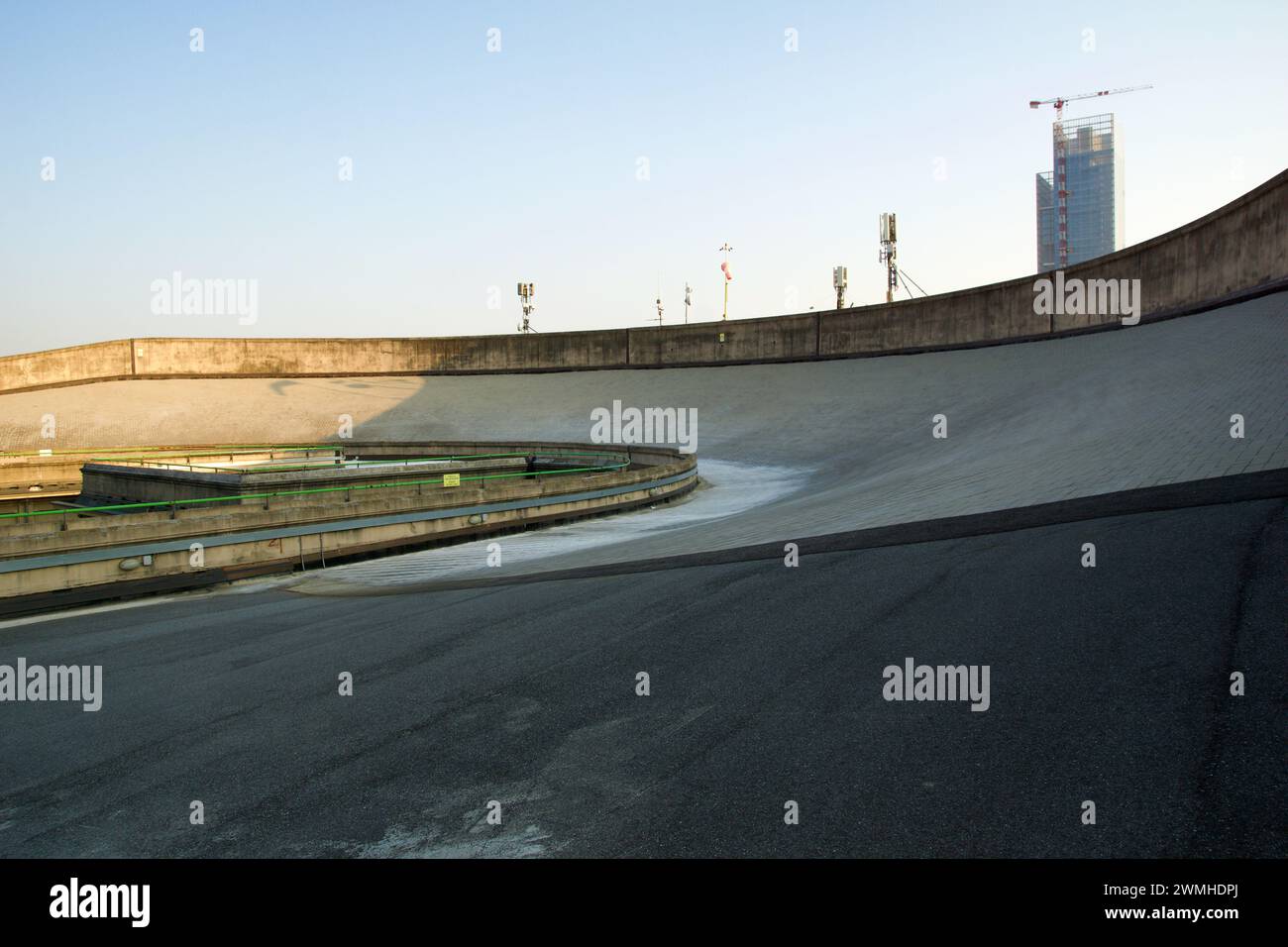 Fiat factory roof hi-res stock photography and images - Alamy
