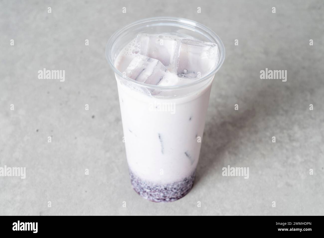 1 liter Americano coffee iced Korean food dish Blueberry latte Iced ...