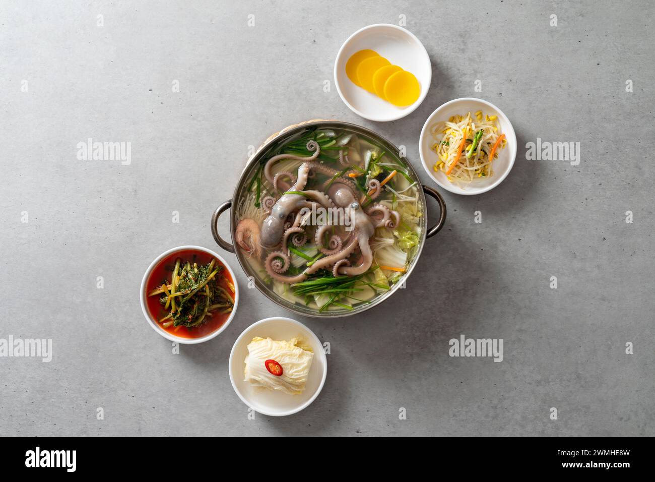 Octopus seafood pancake hi-res stock photography and images - Alamy