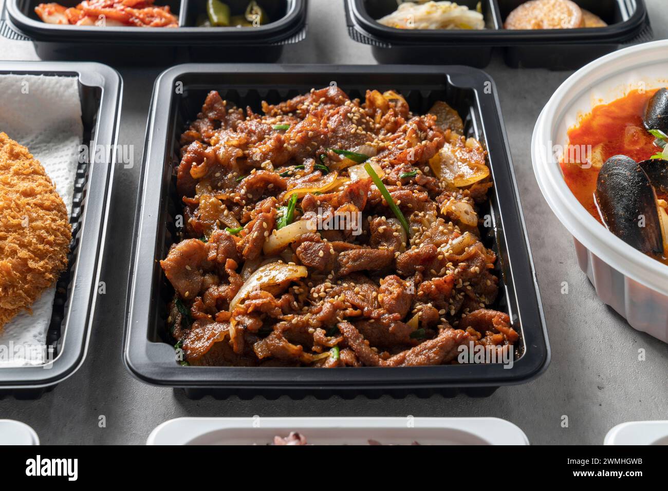 Stir-fried pork, fried pork, pork cutlet, spicy, stir-fried, lettuce ...