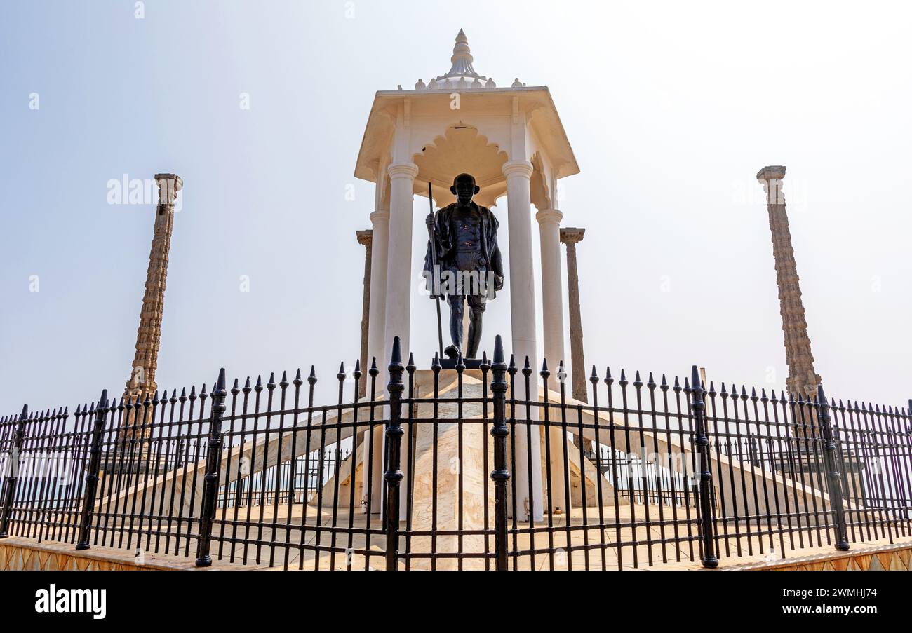 Statue of Mahatma Ghandhi On The Sea front Pondicherry India Stock ...