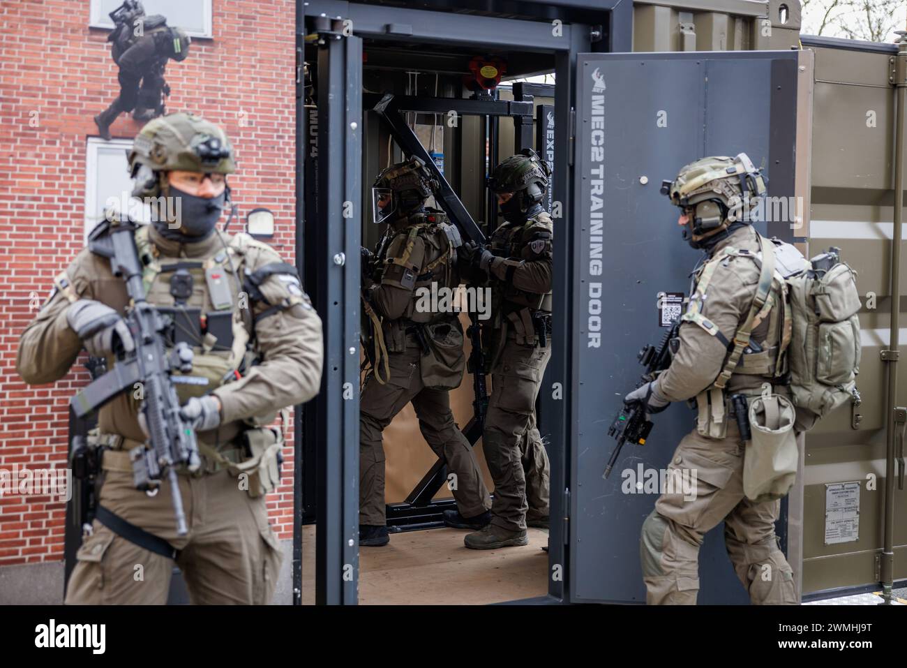 Special operations team hi-res stock photography and images - Alamy