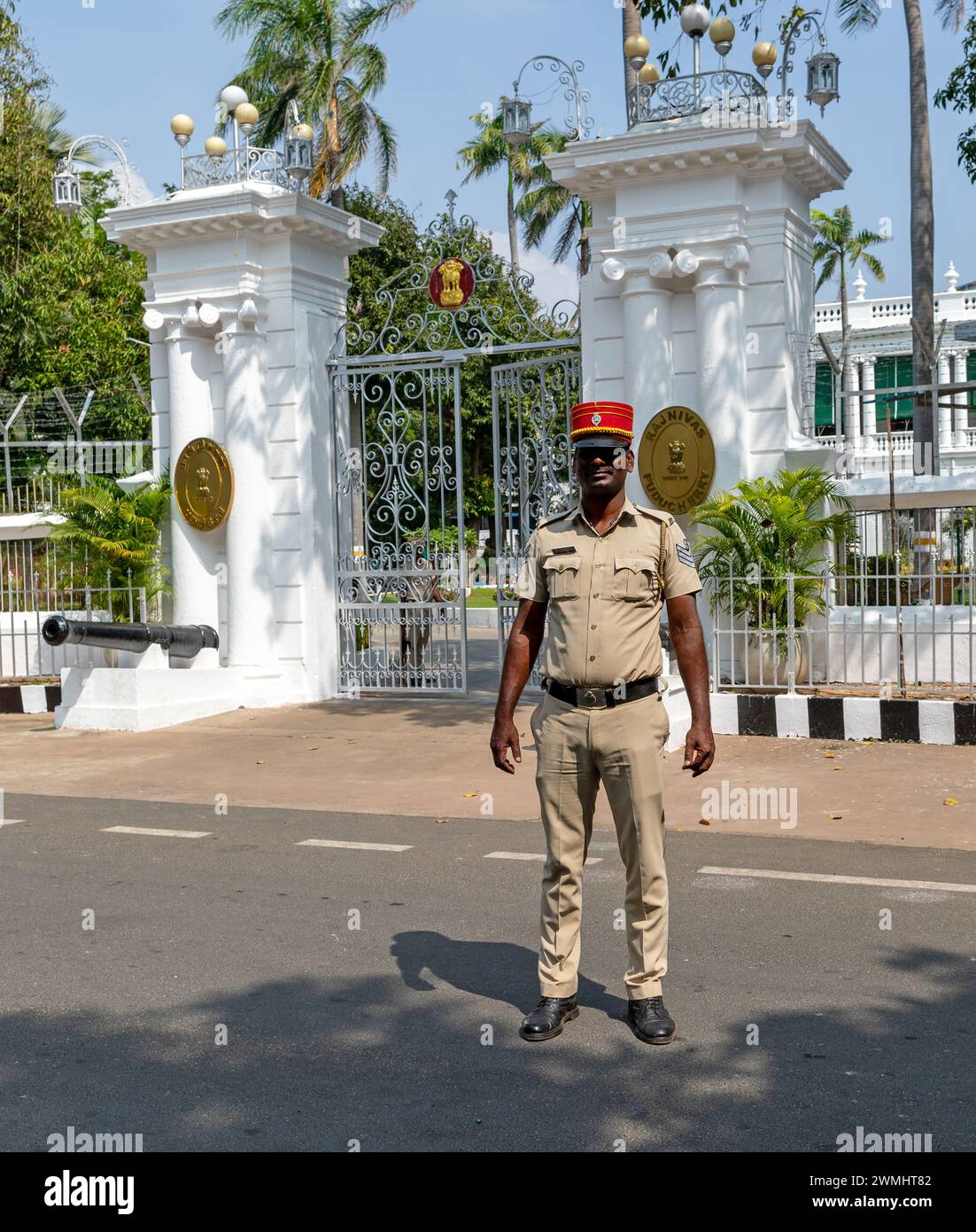French police uniforms hi-res stock photography and images - Alamy