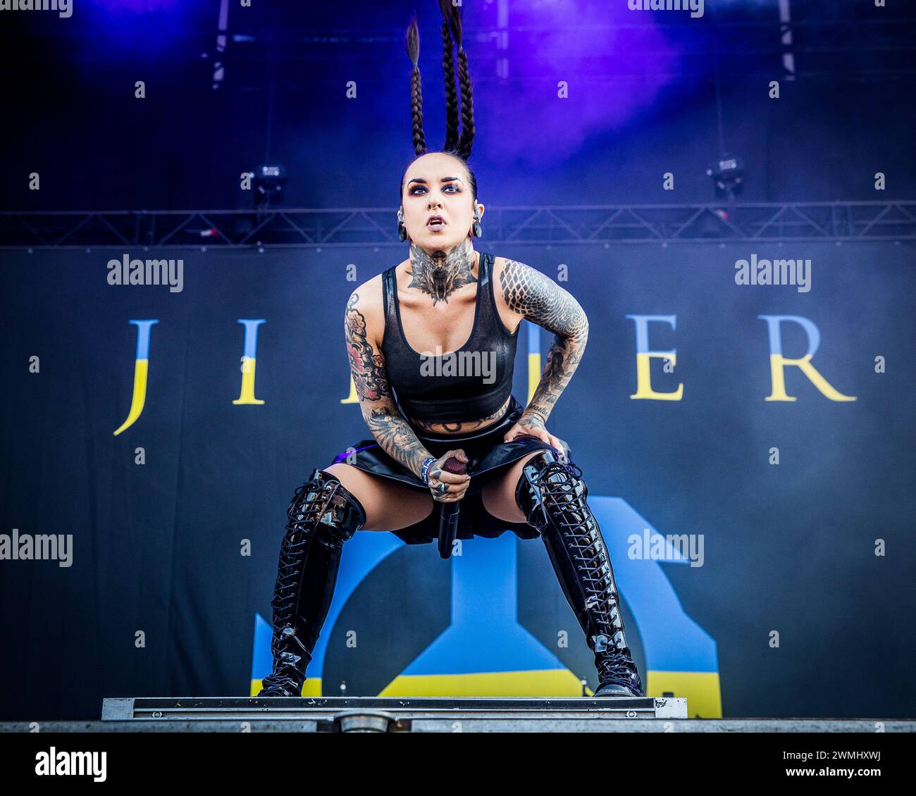 Jinjer live hi-res stock photography and images - Alamy