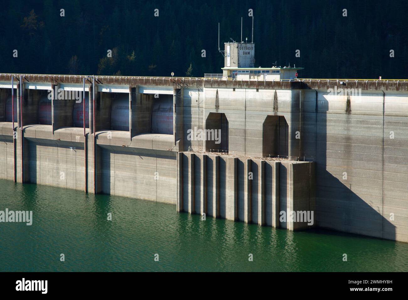 Detroit dam and lake hi-res stock photography and images - Alamy
