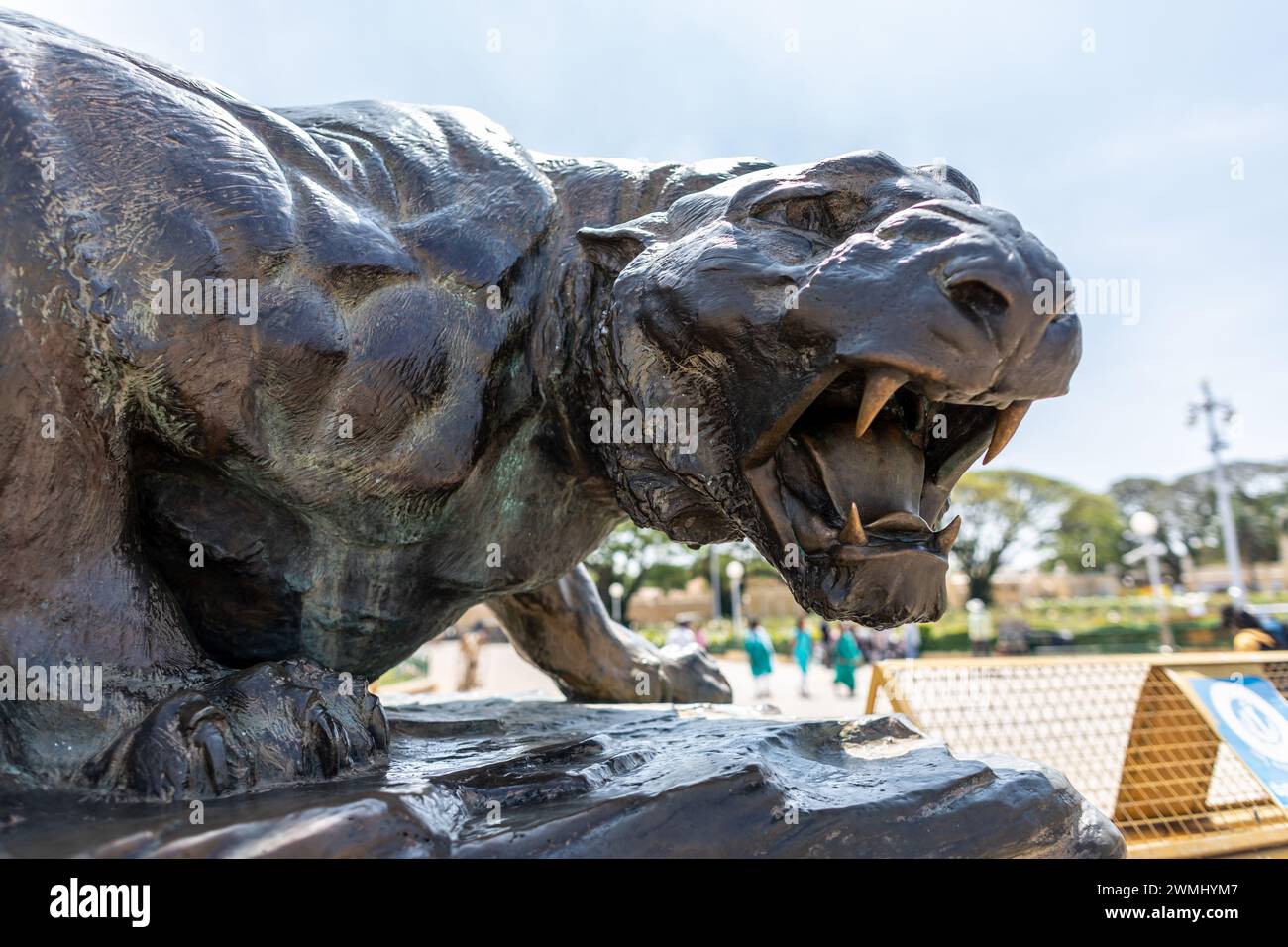Tiger sculpture india hi-res stock photography and images - Alamy