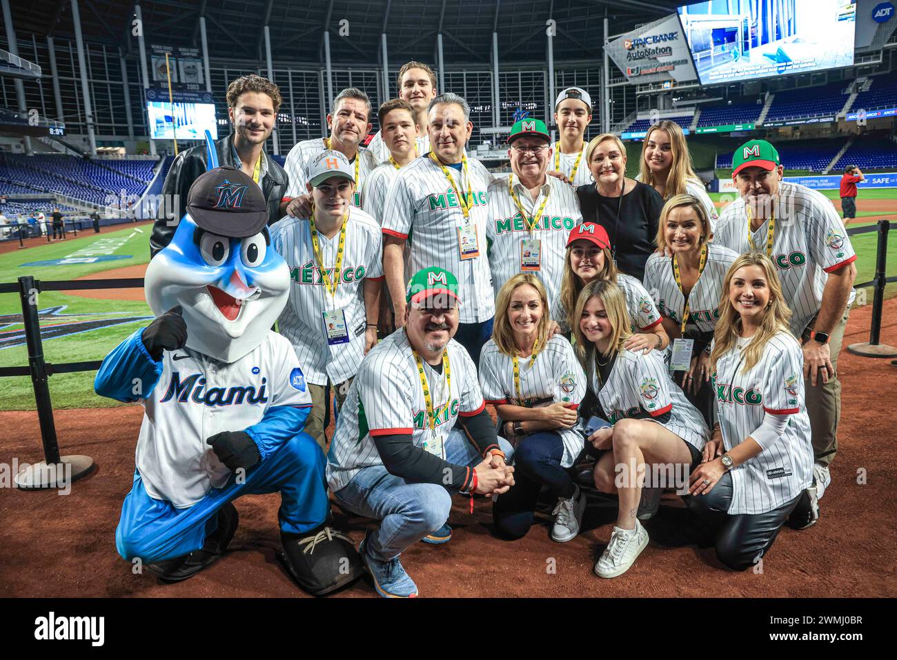 MIAMI, FLORIDA - FEBRUARY 2: Enrique Mazón throwing the first ball ...