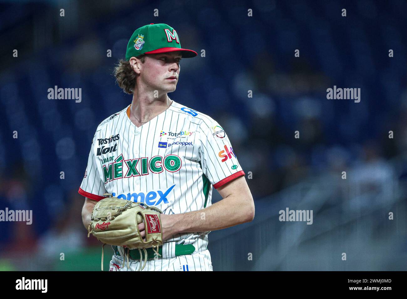 MIAMI, FLORIDA - FEBRUARY 2: Curtis Taylor, pitcher Naranjeros de ...