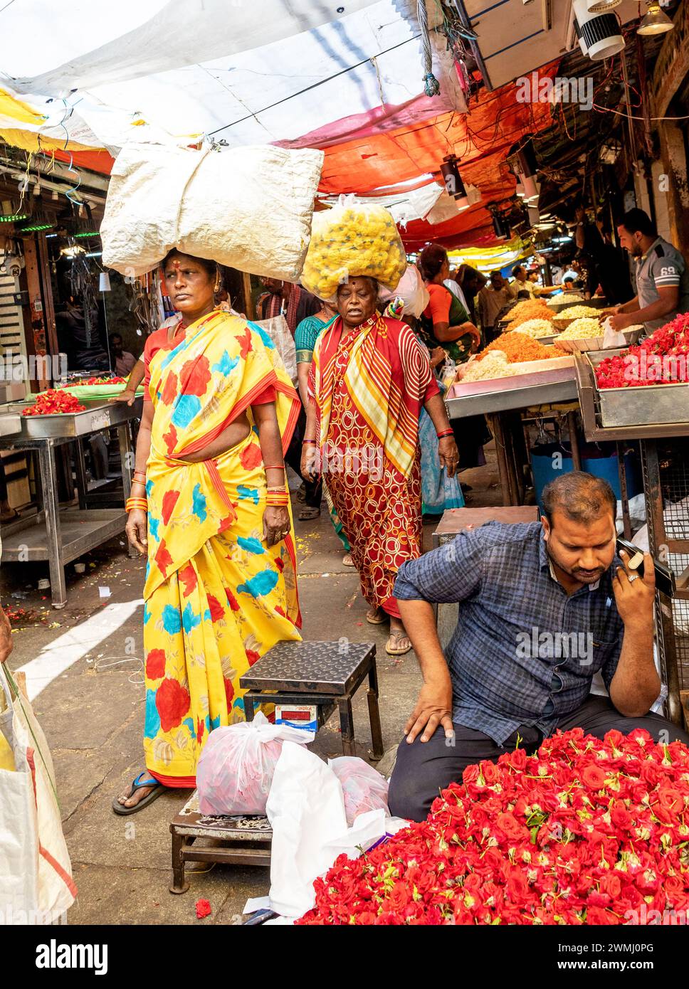 The Mysore Flower Market India Stock Photo - Alamy