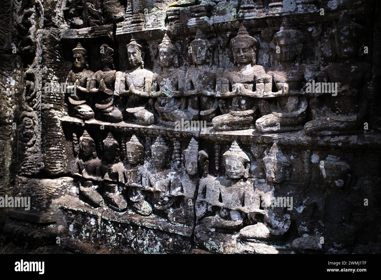 A sculpture in the Angkor Wat temple Stock Photo - Alamy