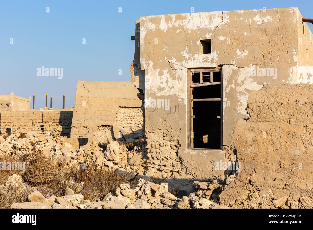 Ruined abandoned Al Jazirah Al Hamra haunted town in Ras Al Khaimah ...