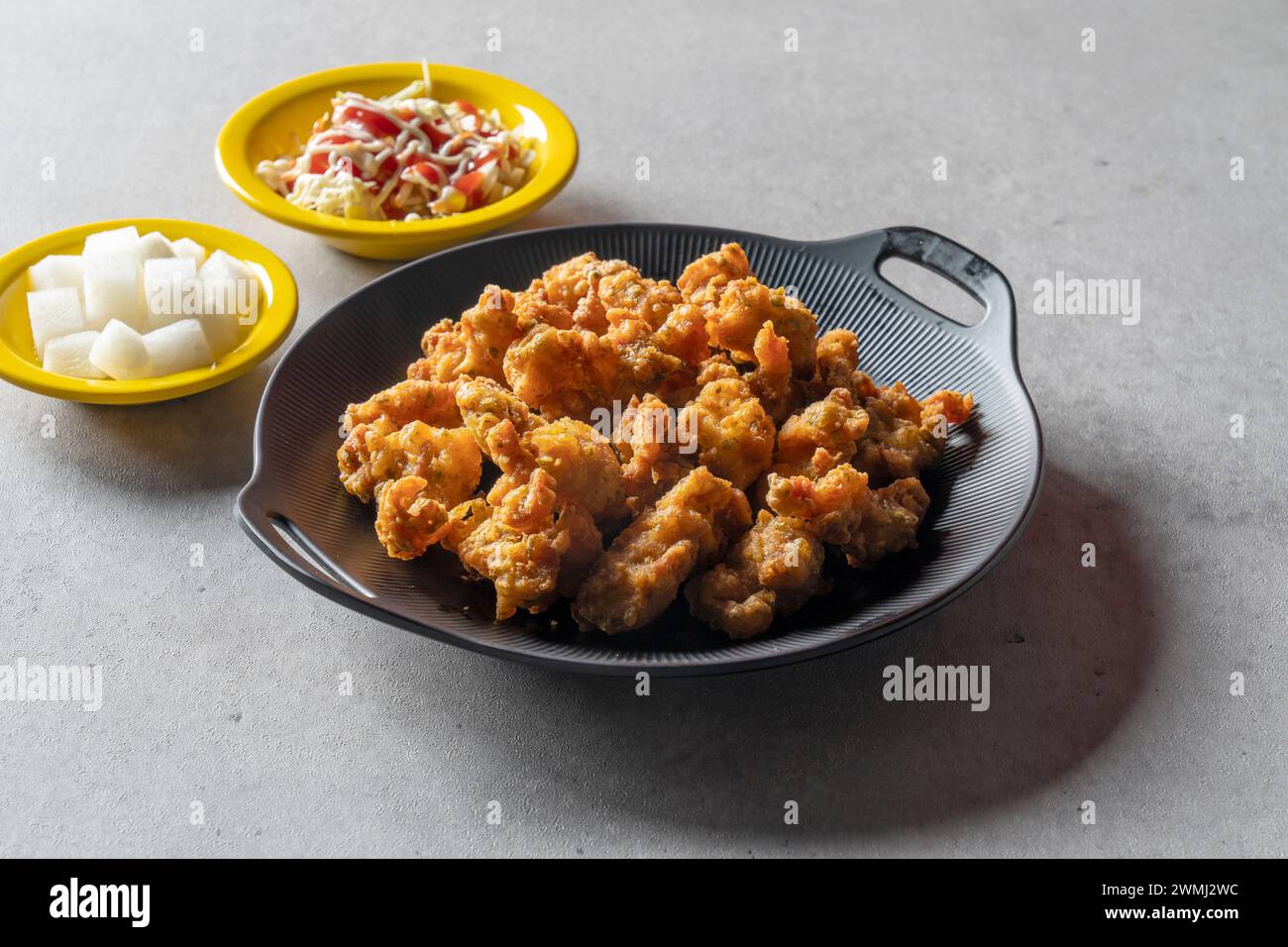 Korean boneless fried chicken hi-res stock photography and images - Alamy