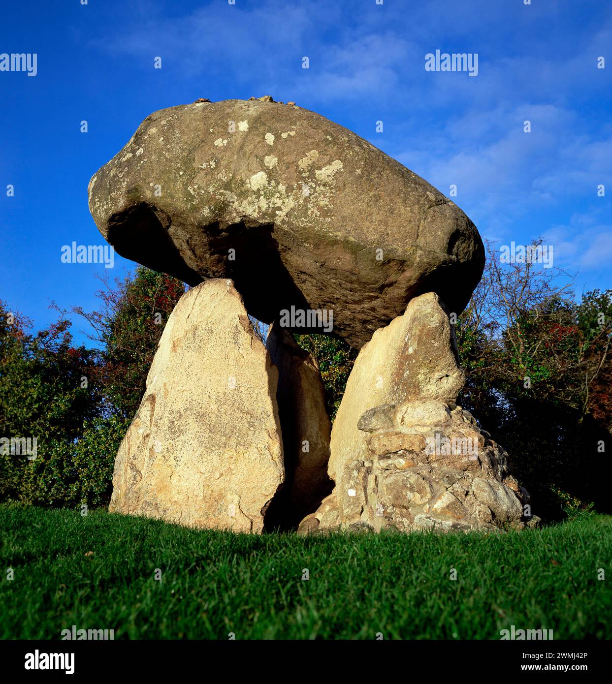 Proleek Dolmen, Neolithic grave ,County Louth, Ireland Stock Photo - Alamy