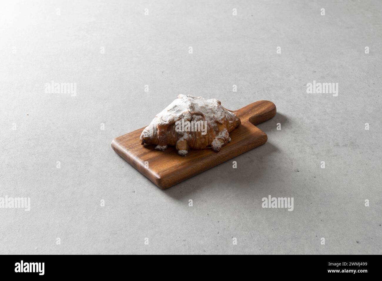 Danish rope, almond, croissant, garlic, six garlic, Mont Blanc, bread ...