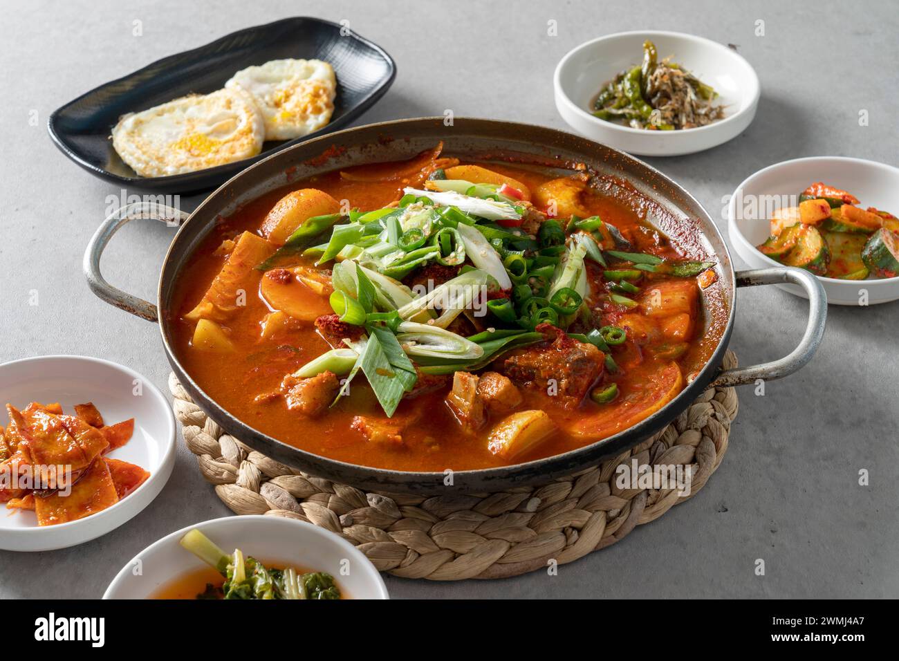 cheonggukjang, fast-fermented bean paste Old, chicken soup, fried ...