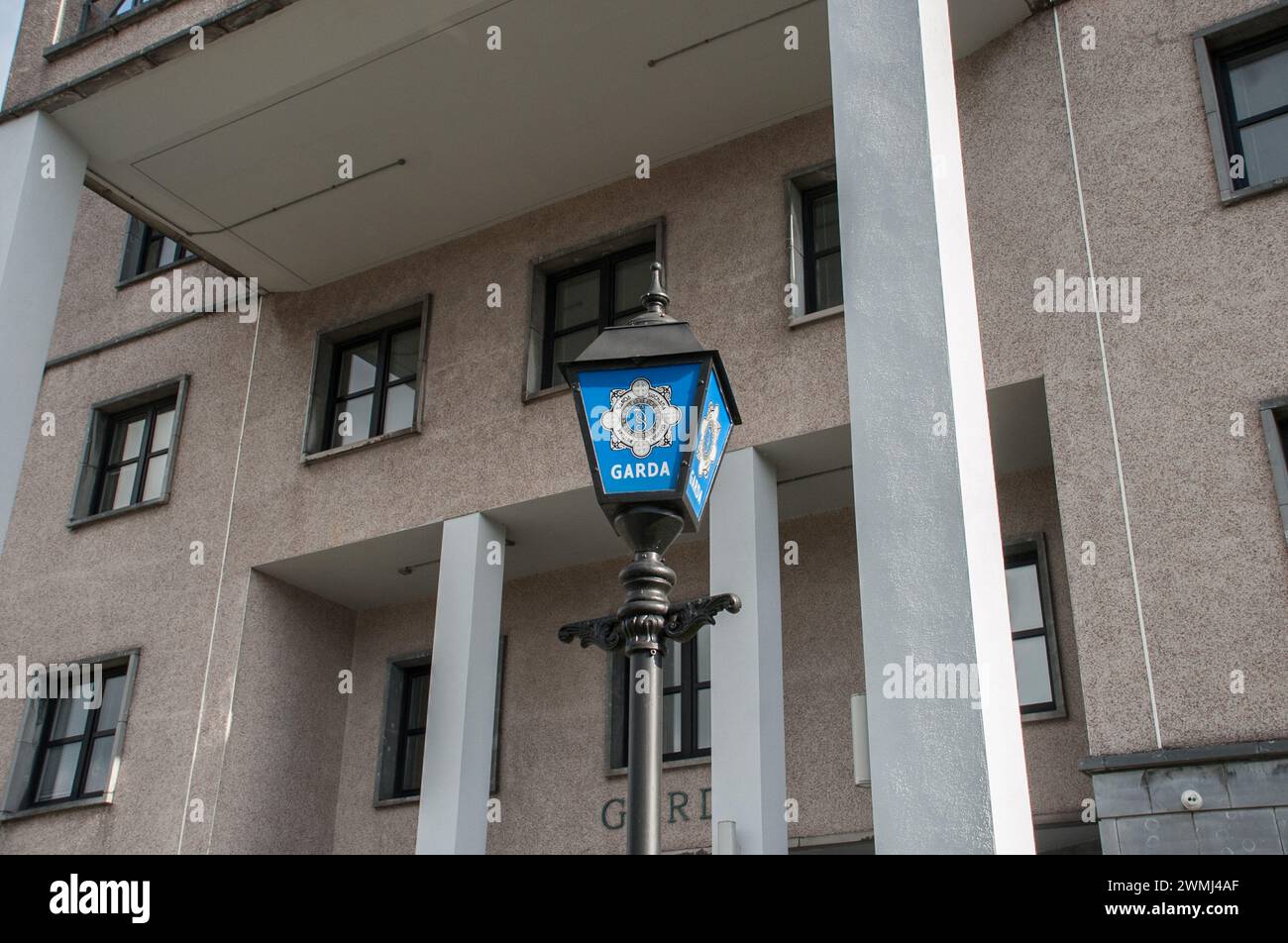 Garda siochana logo hi-res stock photography and images - Alamy