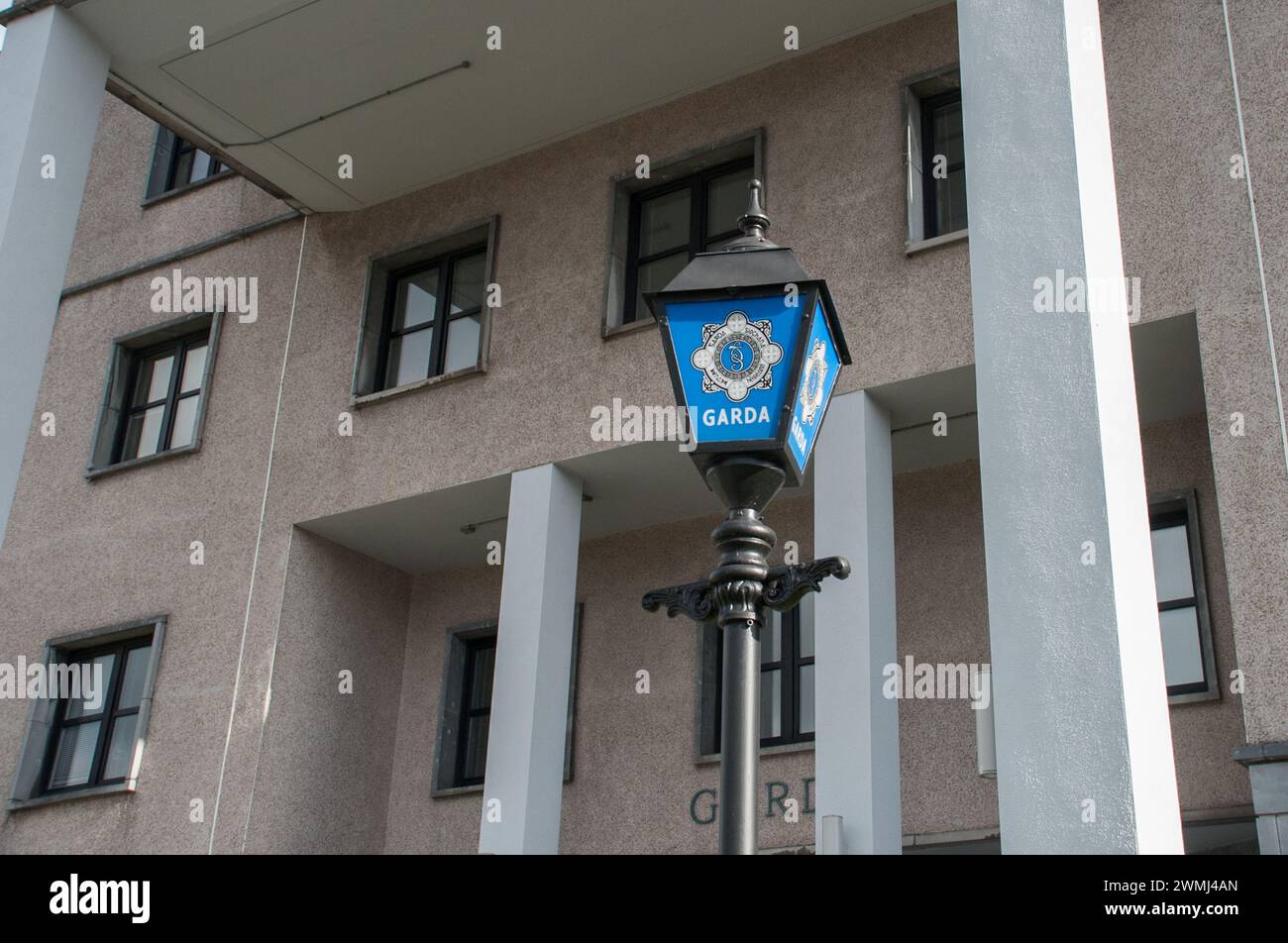 Garda siochana logo hi-res stock photography and images - Alamy