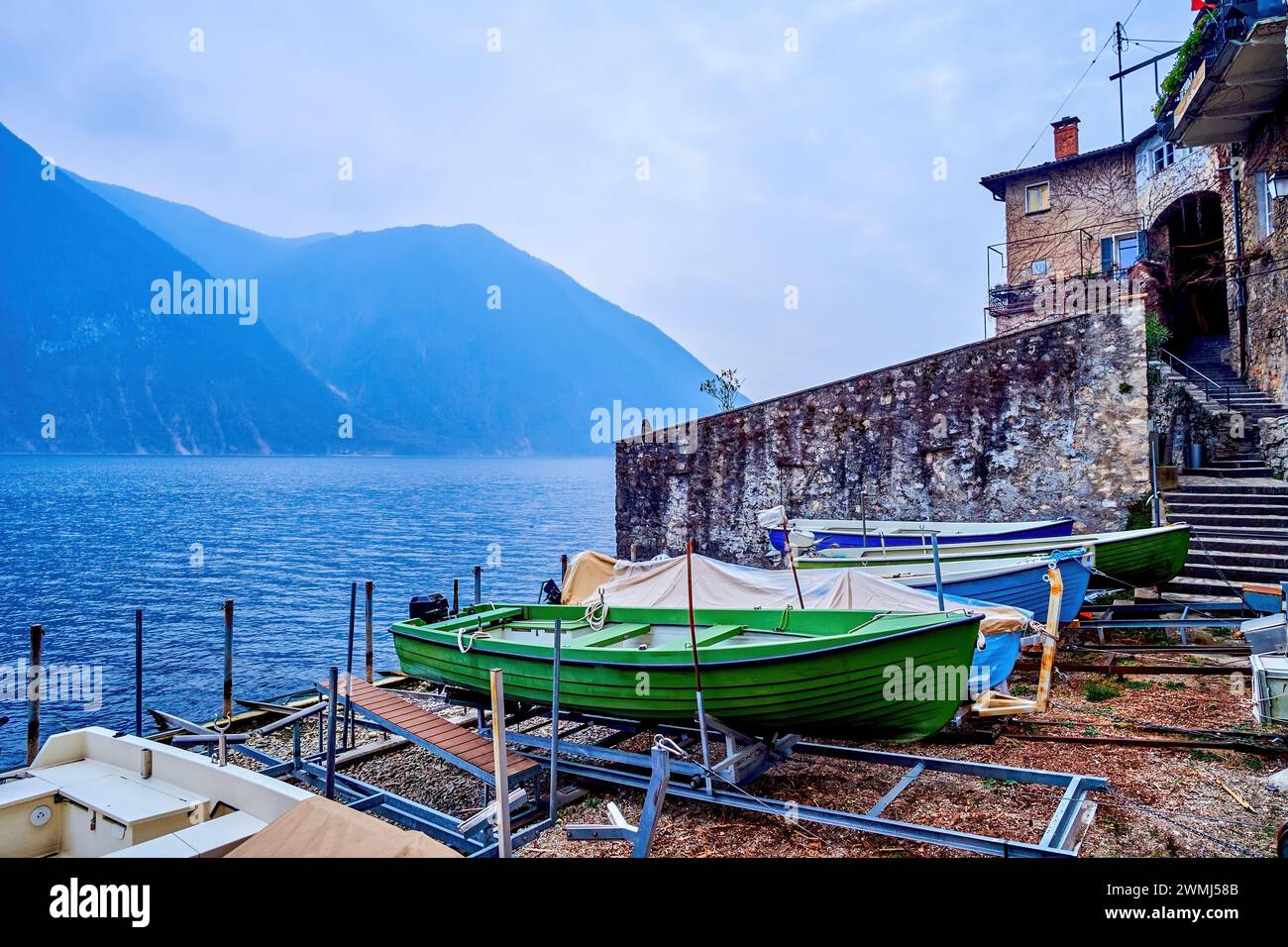 Old boat yard building hi-res stock photography and images - Alamy