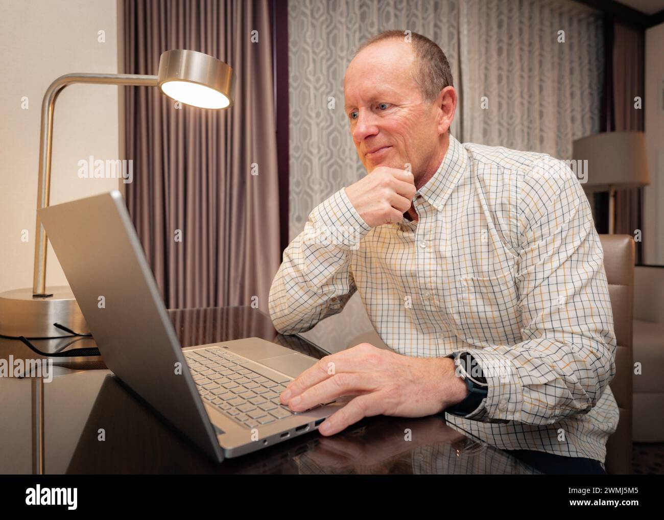 Desk in a hotel room hi-res stock photography and images - Alamy