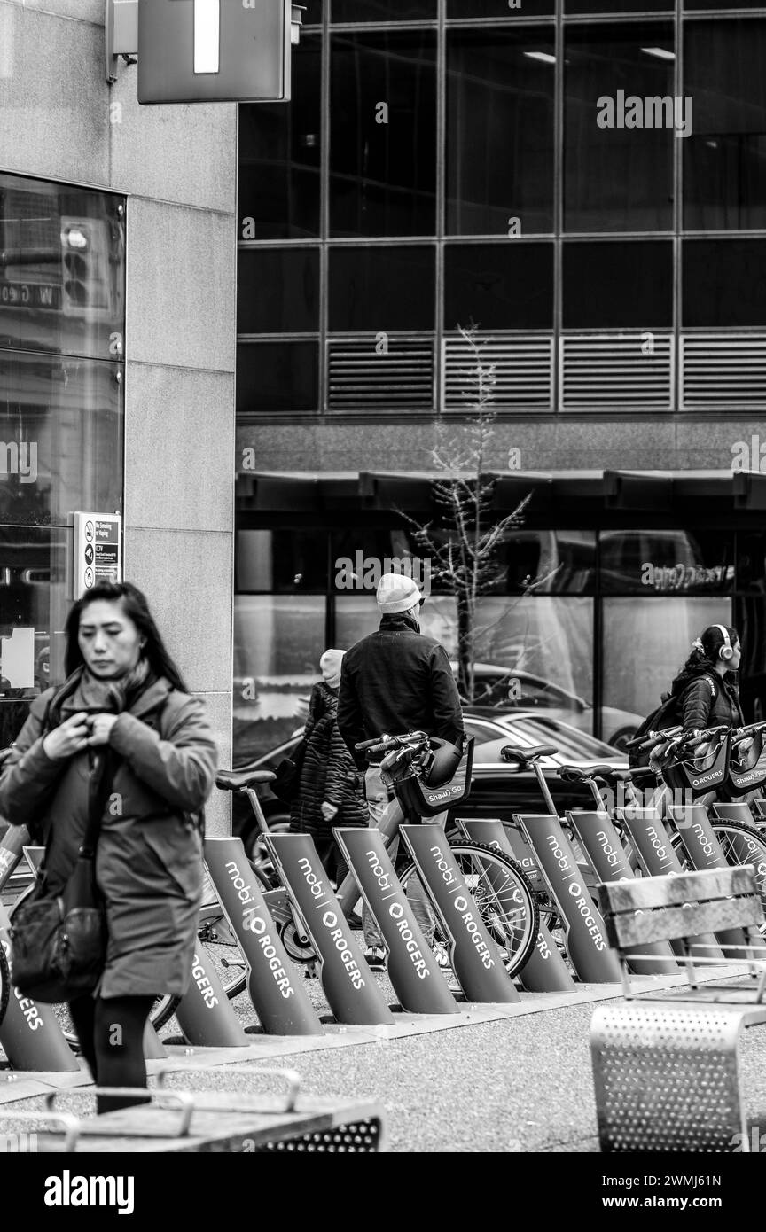 Skytrain vancouver Black and White Stock Photos & Images - Alamy