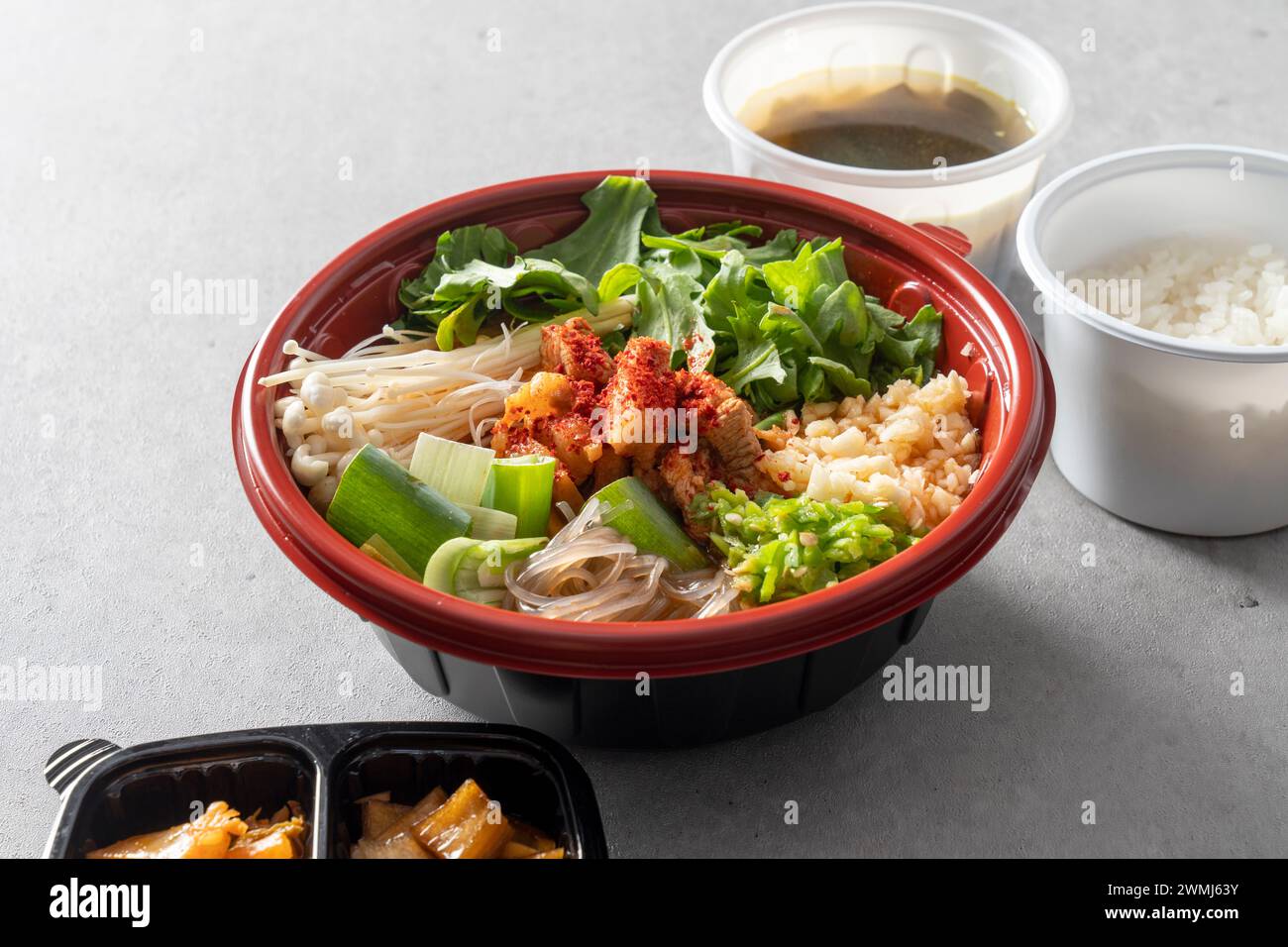 Red pepper paste bulgogi pork stew stew pork Chinese bibimbap Korean ...