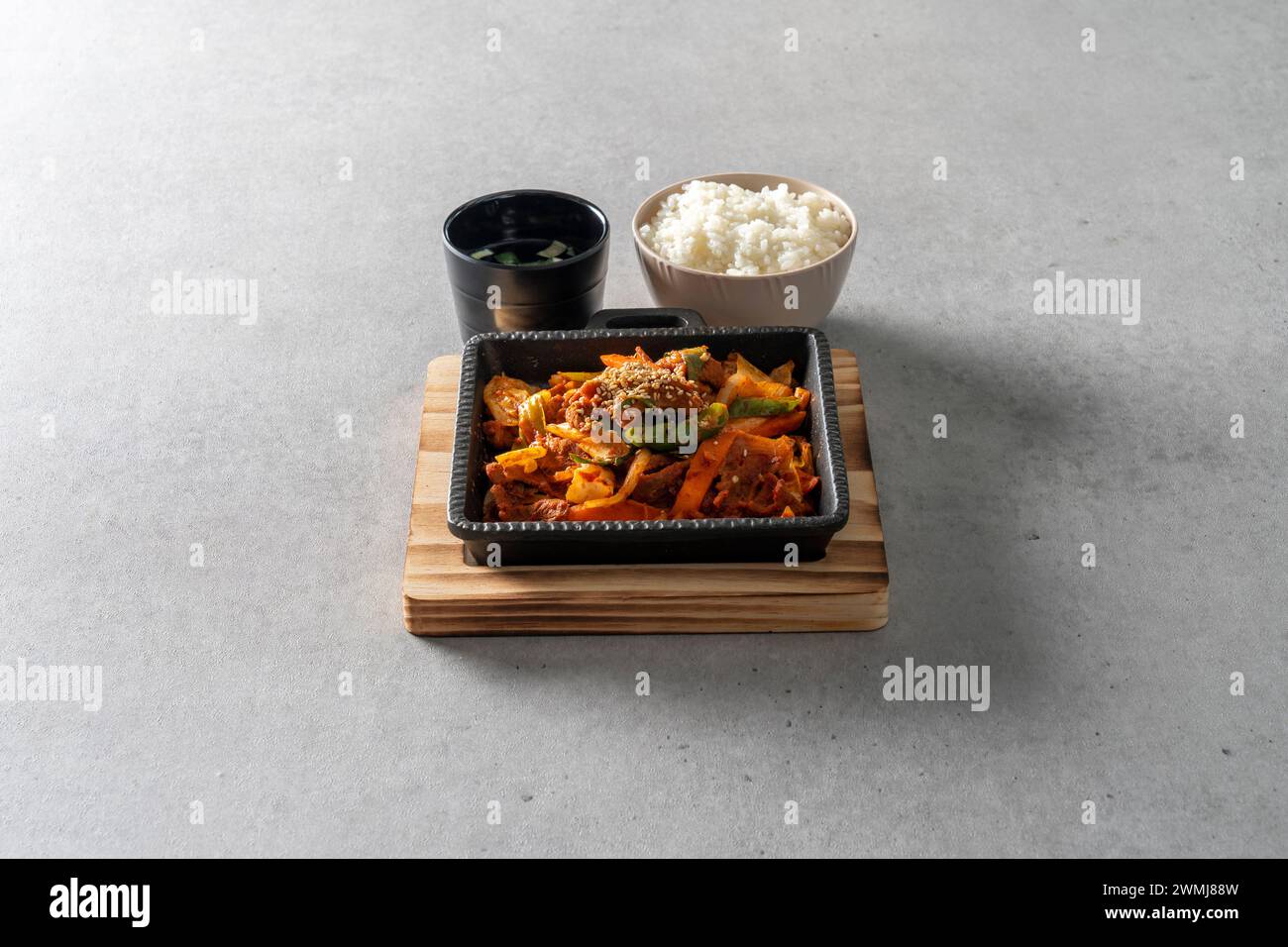 Tteokbokki, pork belly, jjolmyeon, iron plate, stir-fried pork Korean ...