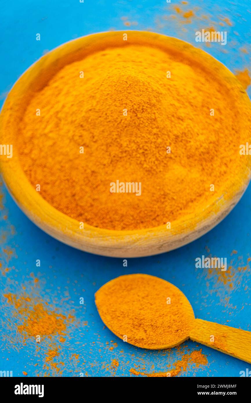 Blue food coloring powder hi-res stock photography and images - Alamy