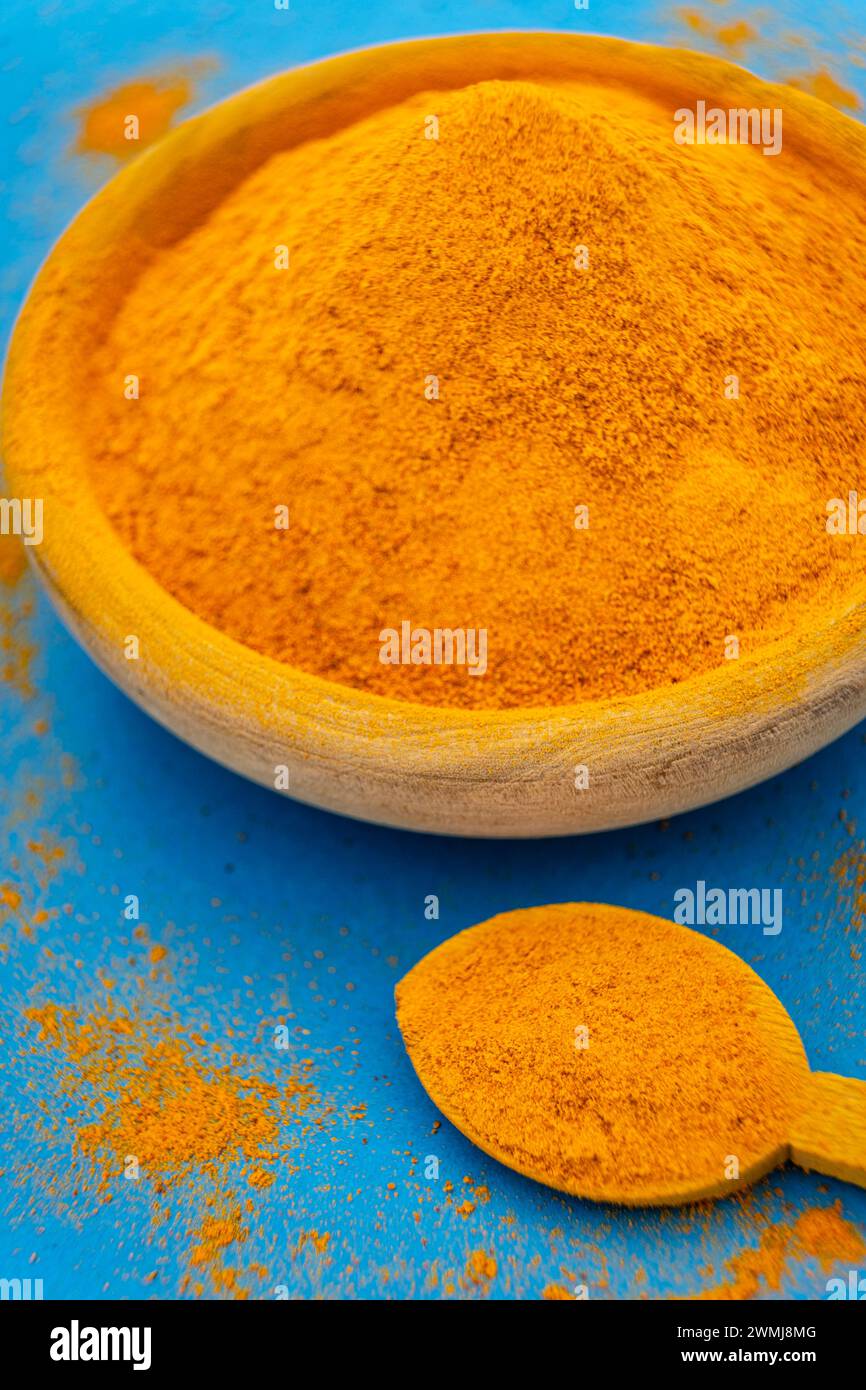 Blue food coloring powder hi-res stock photography and images - Alamy