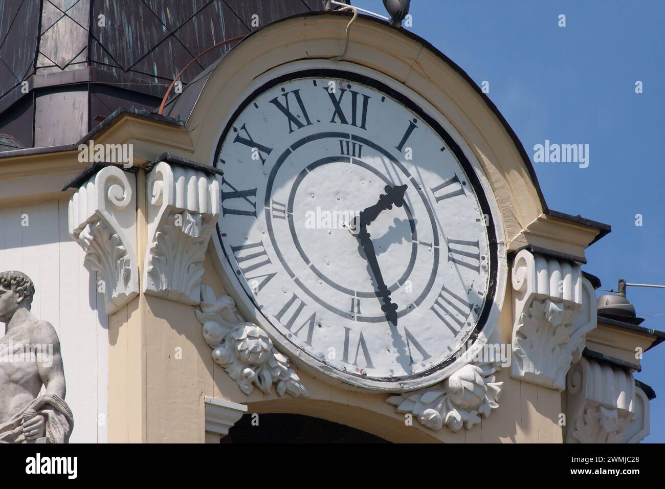 Time clock timepiece old historic hi-res stock photography and images ...