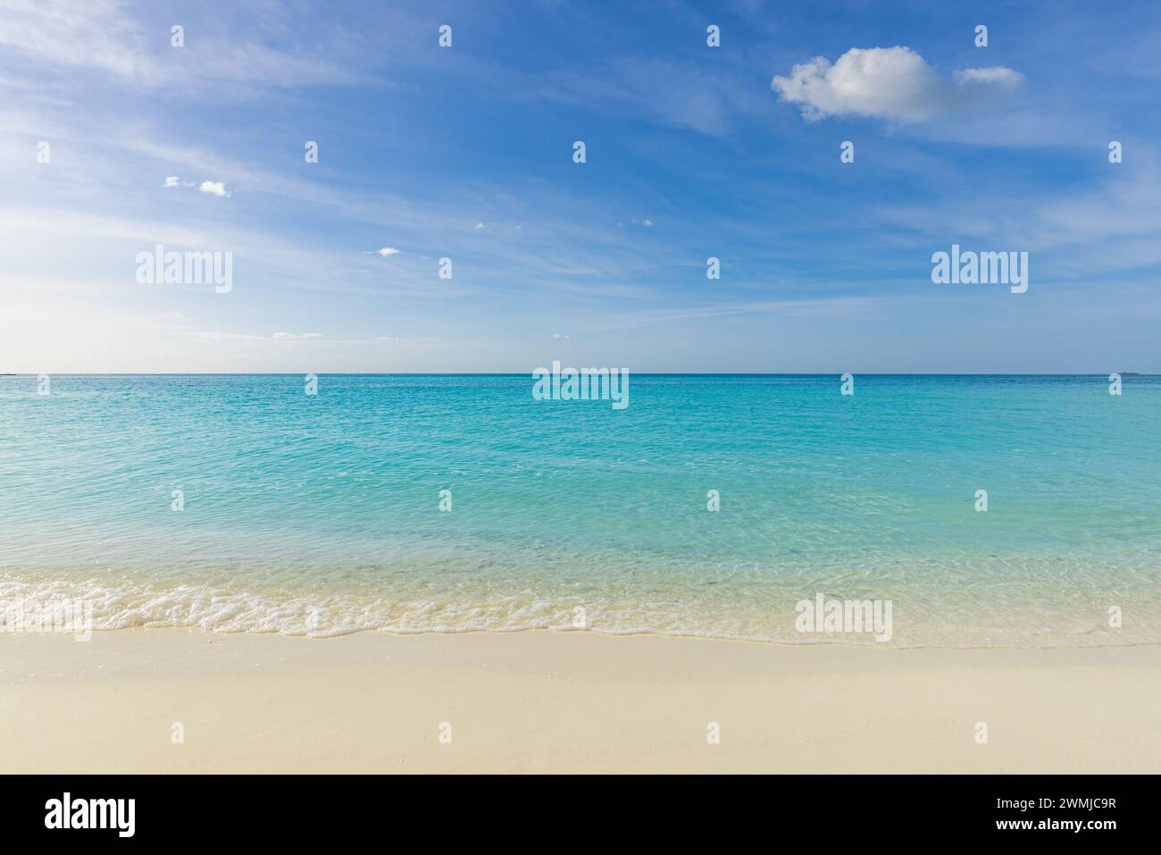 Beautiful sunny beach hi-res stock photography and images - Alamy