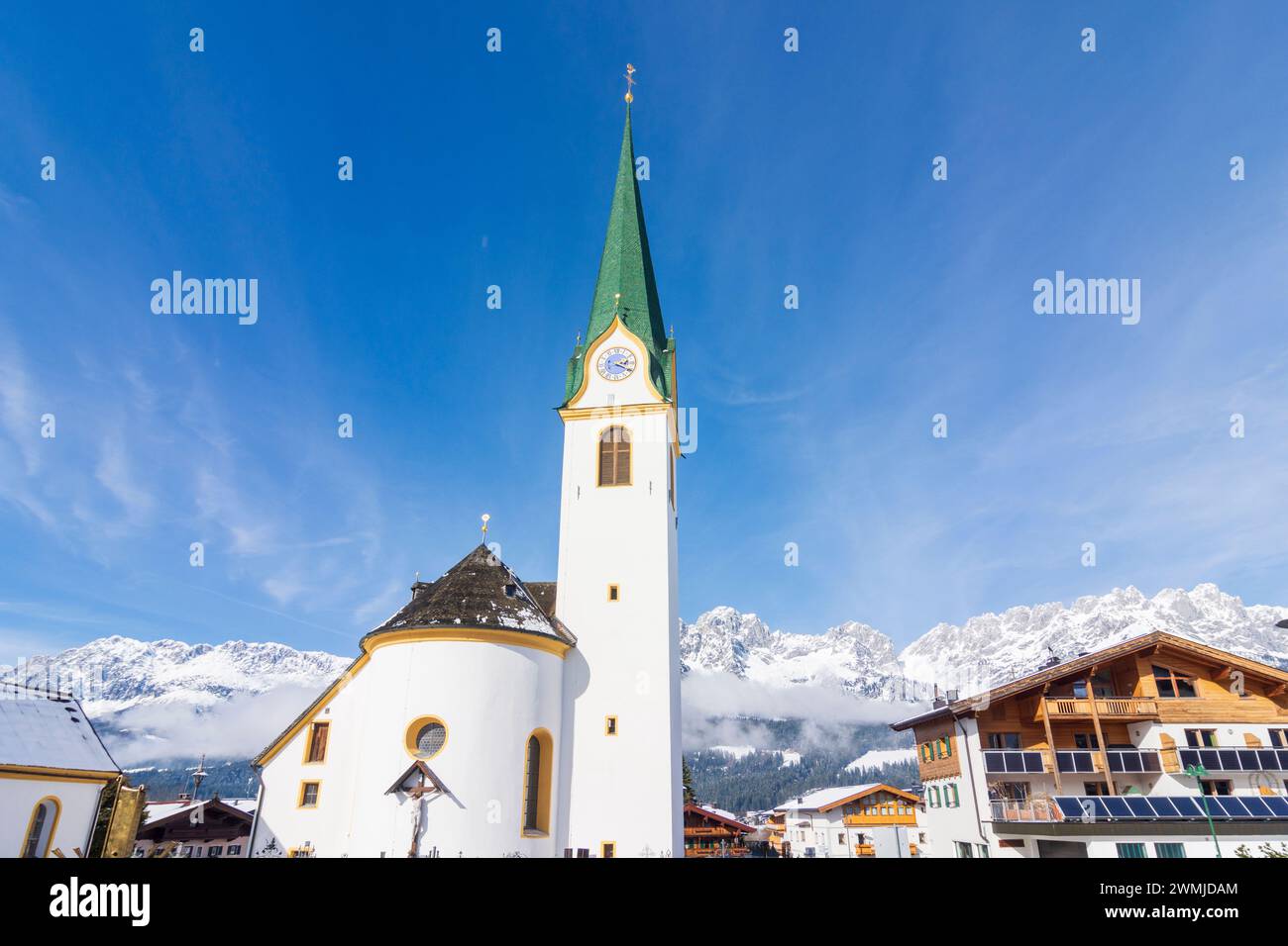 Ellmau: church Ellmau, Wilder Kaiser mountain range, snow in Wilder ...