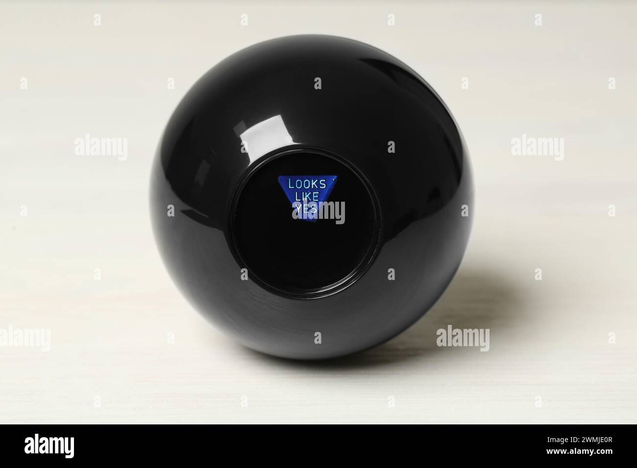 Magic 8 ball looks like yes hi-res stock photography and images - Alamy