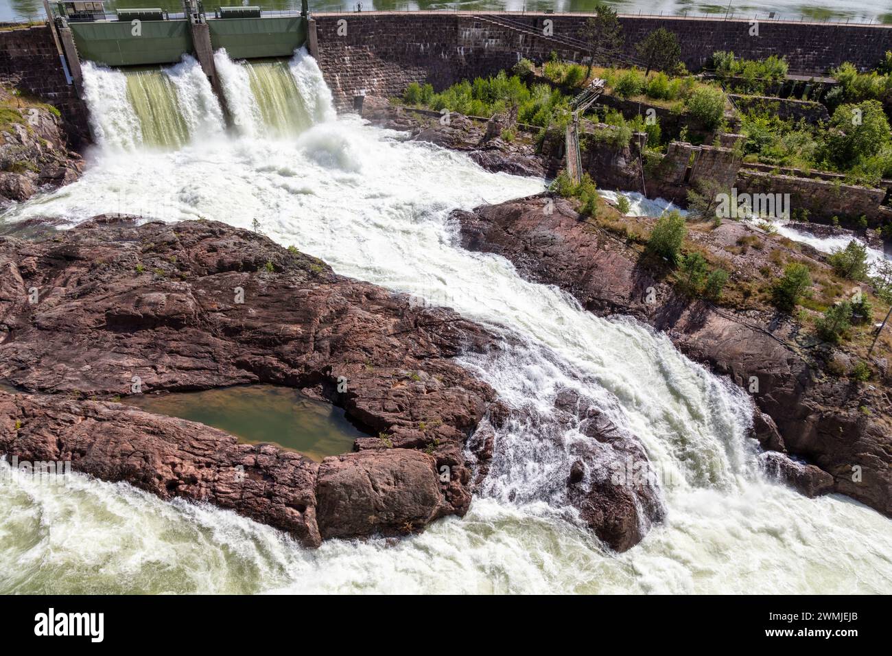 Water cascading down from waterfall hi-res stock photography and images ...