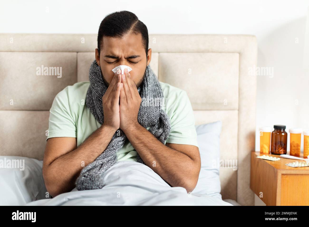Sick young african america hi-res stock photography and images - Alamy