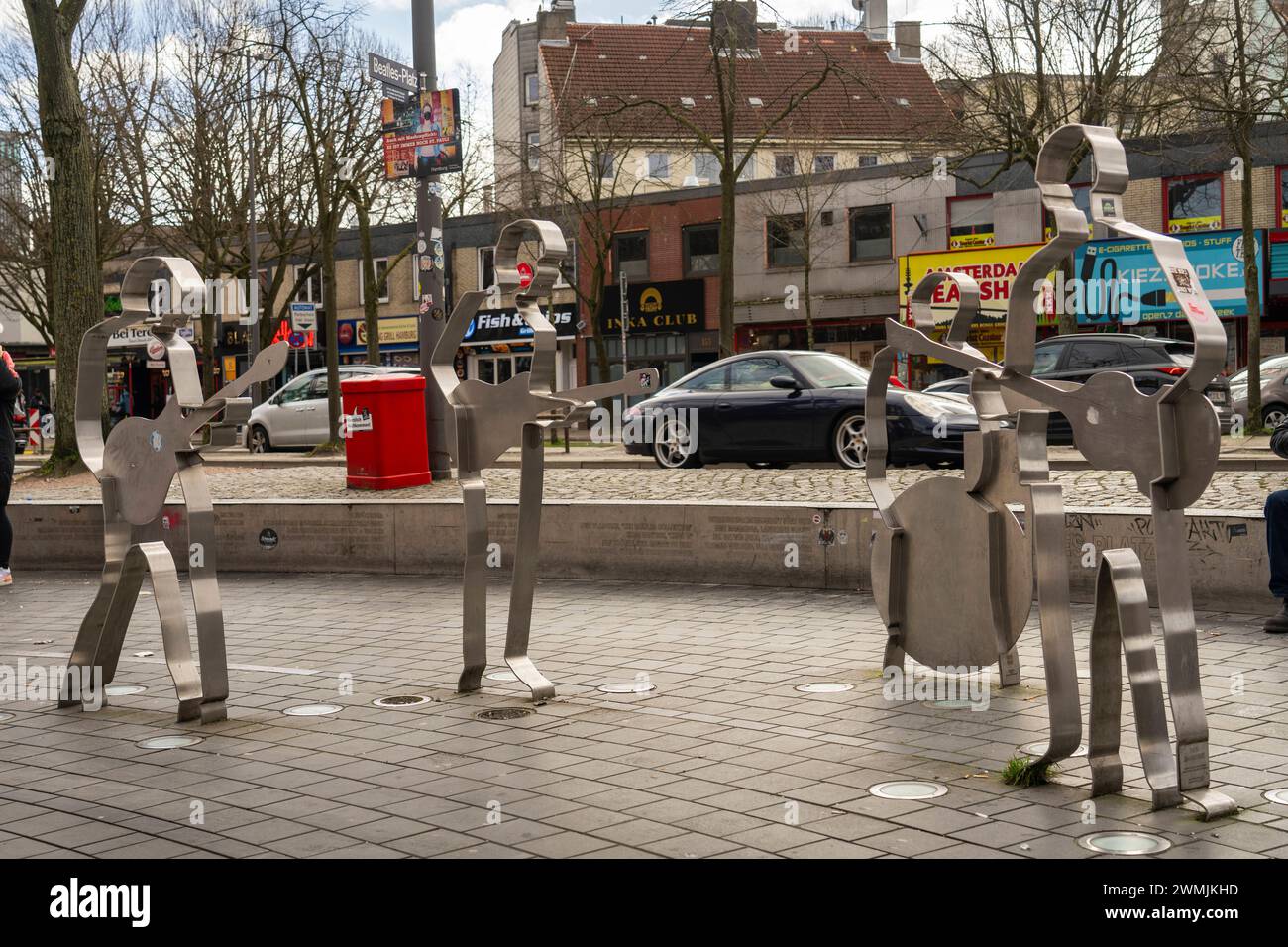 Beatles denkmal hi-res stock photography and images - Alamy