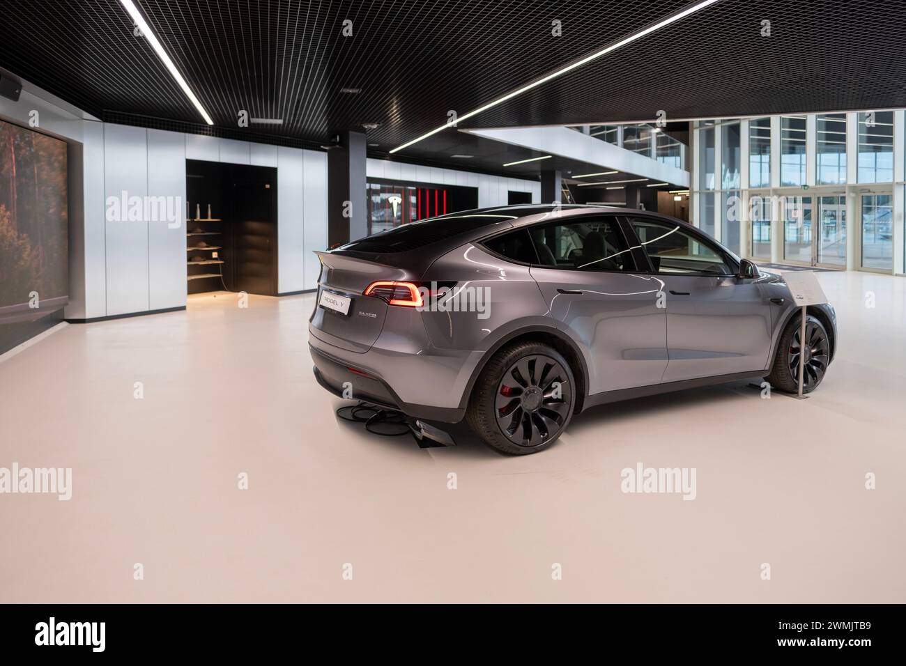 Tesla model y battery hi-res stock photography and images - Alamy