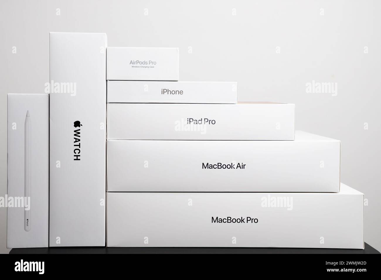 Apple pencil unboxing hi-res stock photography and images - Alamy