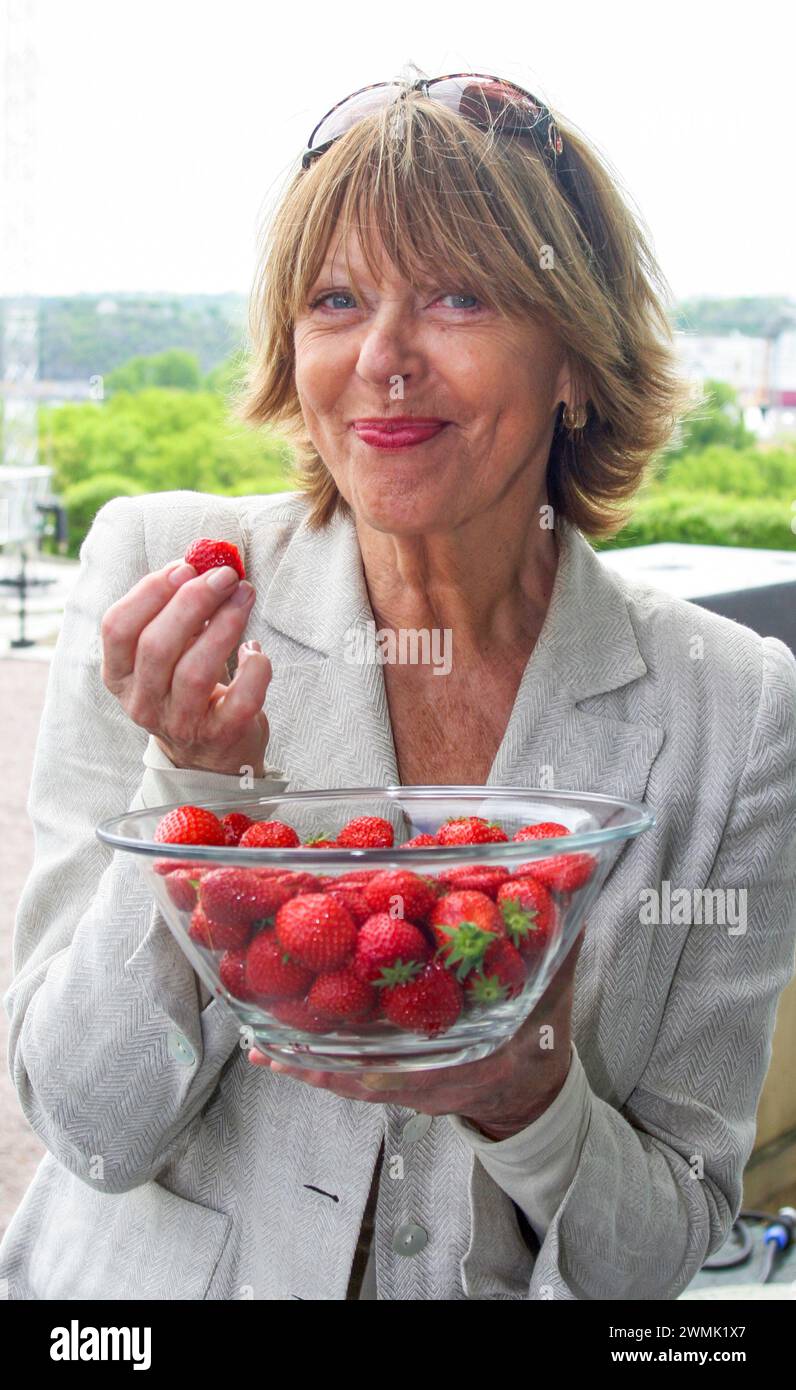 Portrait of a female singer hi-res stock photography and images - Alamy