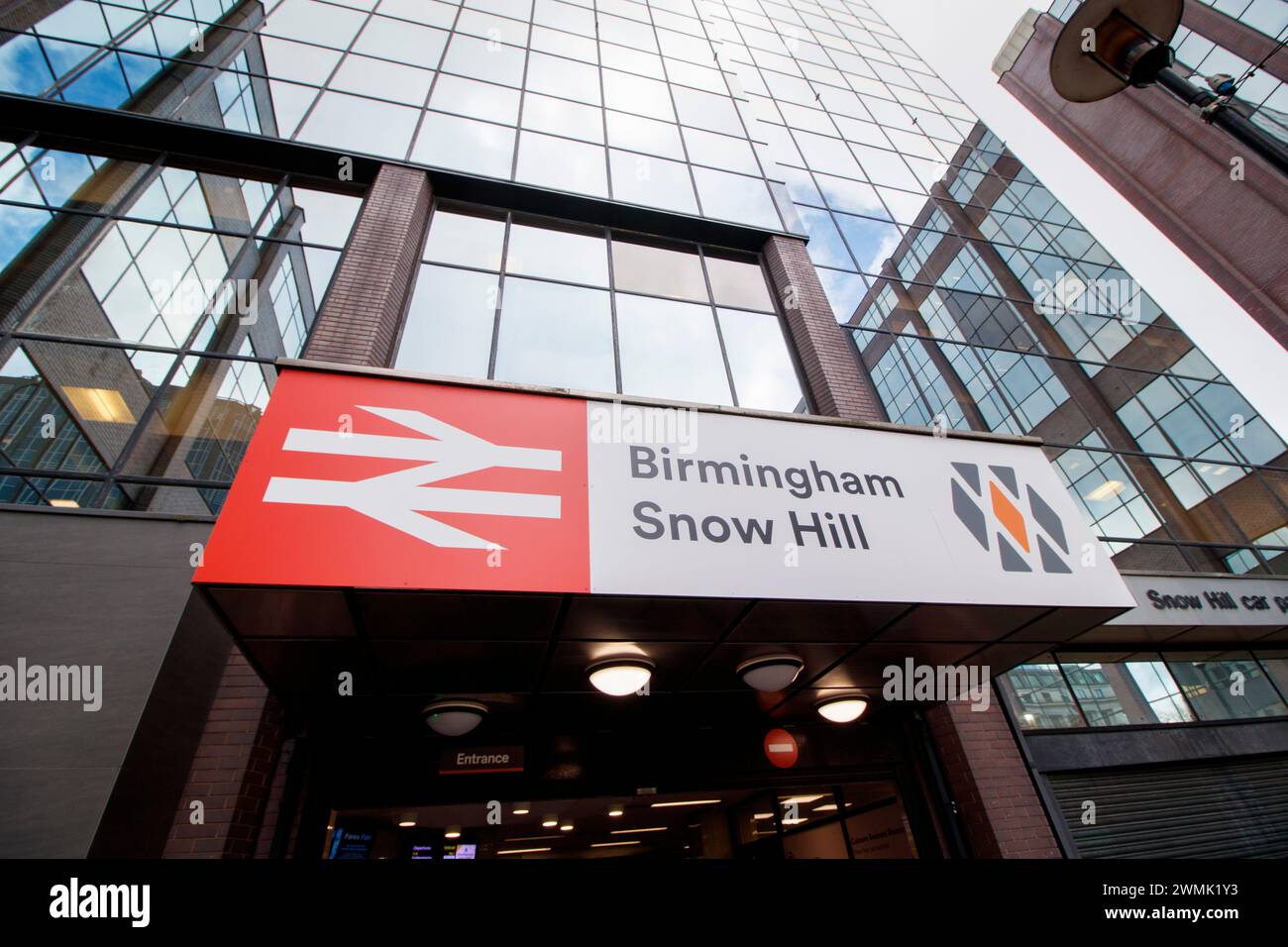 Birmingham snow hill station hi-res stock photography and images - Alamy