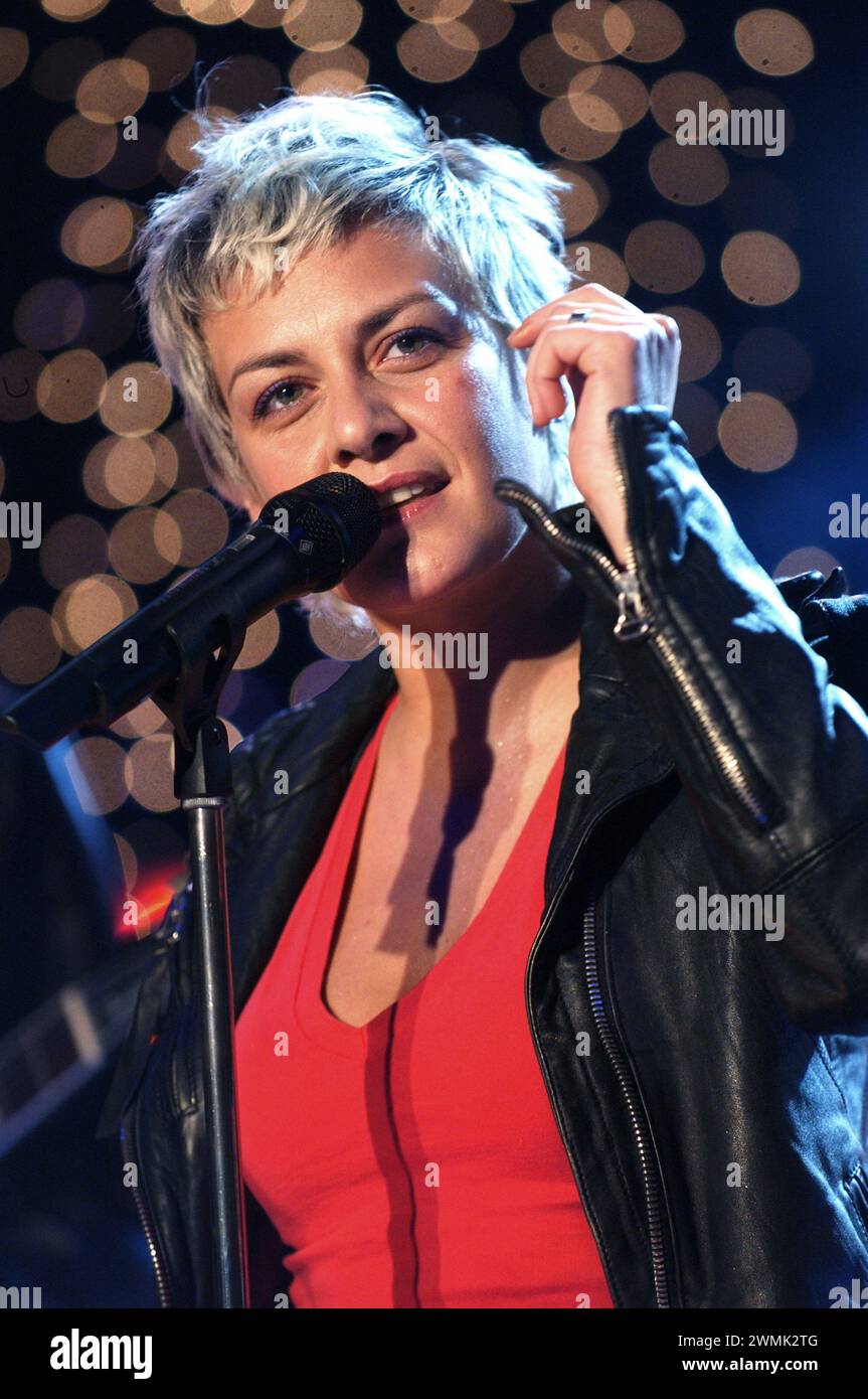 Irene grandi live concert 2005 hi-res stock photography and images - Alamy